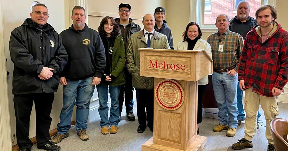 Melrose Mayor Jen Grigoraitis receives a new podium - Local Headline News